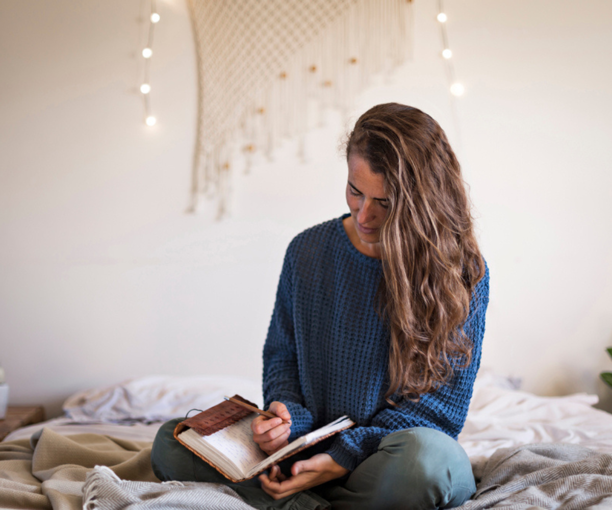 The Benefits of Keeping a Journal During Difficult Times - HealthcareAdvice